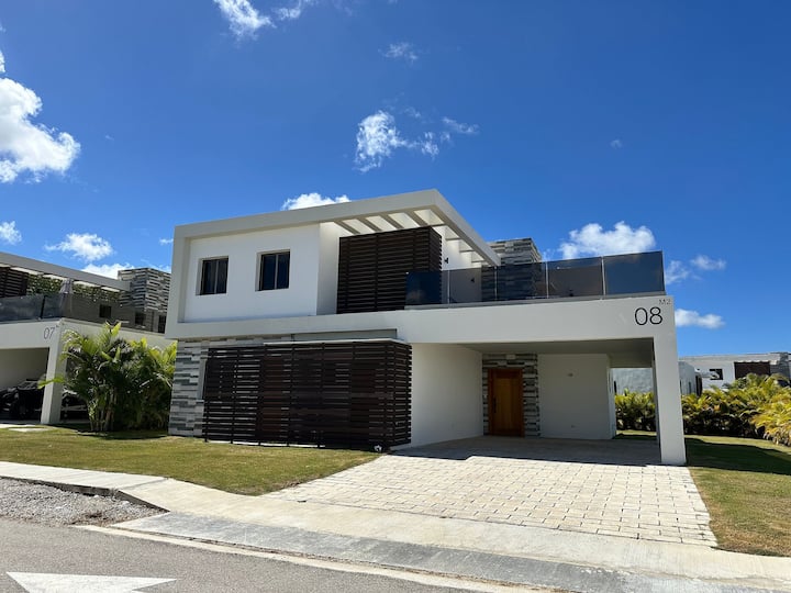 4br Punta Cana Villa Near Beach & Mall| Yellowkey - Punta Cana