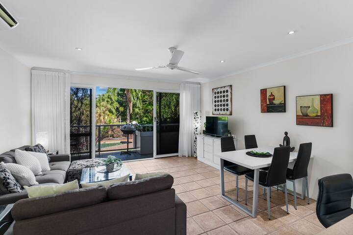Coral Coast 2 Bedroom Apartment 408 - Palm Cove