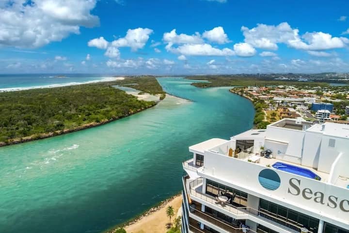 Seascape-ocean Facing Penthouse - Coolangatta