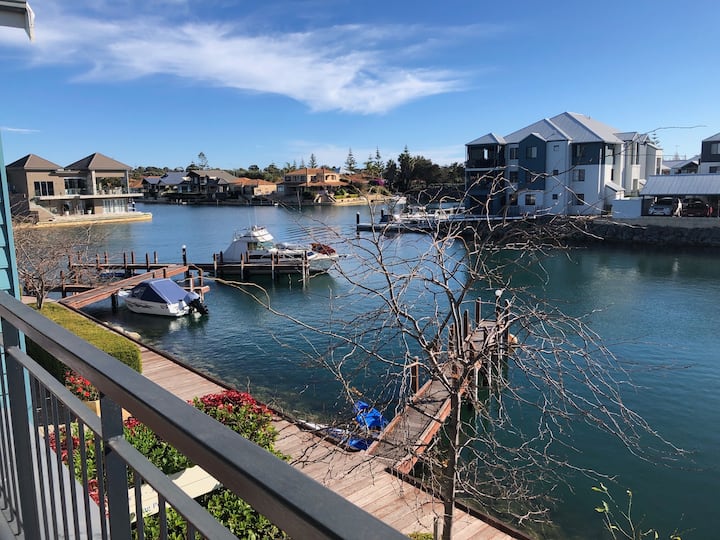 North-facing Canal Retreat + Jetty – Apollo Quays - Perth