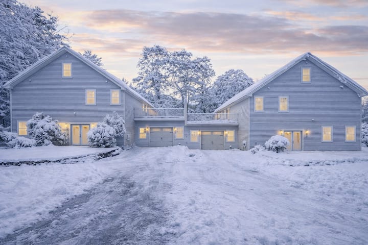 Locust Lodge #1 | 26 Beds, Sleeps 42, Hottub, Pool - North Conway, NH