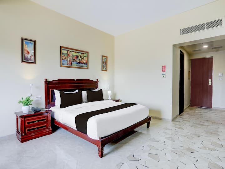 Palette Hotel And Resort Anand Hotel La Casa Inn - Anand