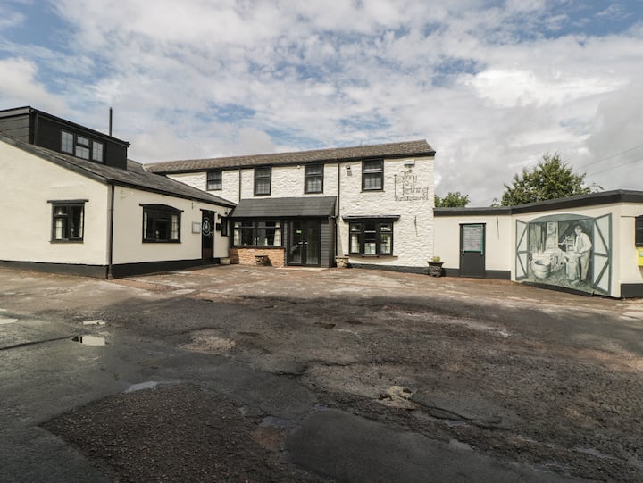 Penny Farthing Inn - Symonds Yat