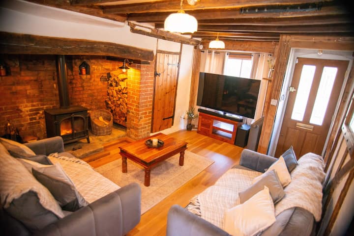 Ye Olde Cottage - Home From Home - Crawley
