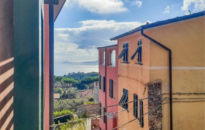 3 Bedroom Stunning Home In Montemarcello - Carrara