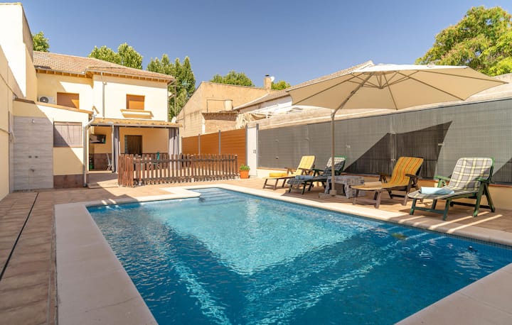 Stunning Home In Fuente Vaqueros - Pinos Puente