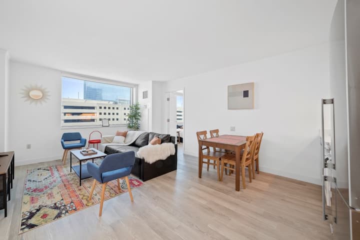 1br 2ba Condo | Cozysuites At Showboat - Atlantic City