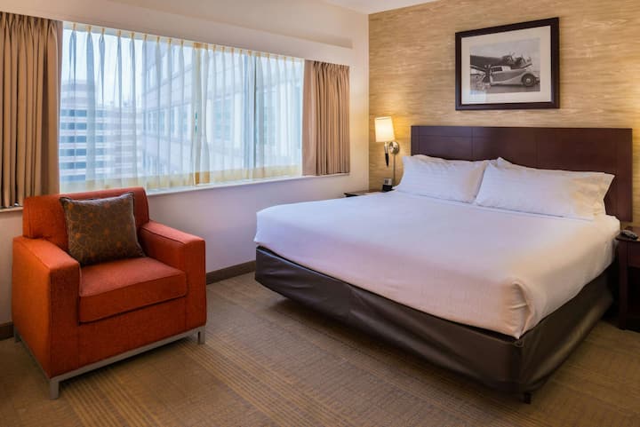 Convenient Stay Over Before/after Your Flight - Chicago