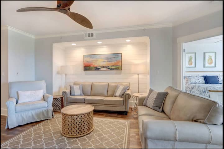 Ocean Pearl- Pool, Oceanfront, Elevator - Tybee Island