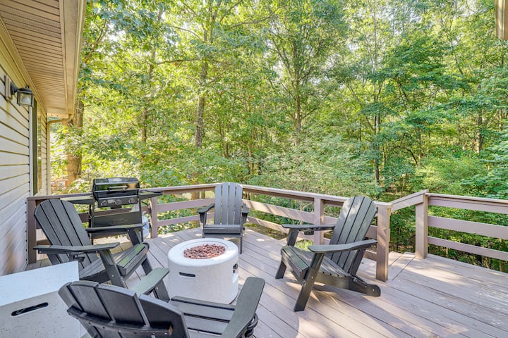 Bike, Golf, Swim: Modern Bella Vista Home W/ Deck! - Bella Vista, AR