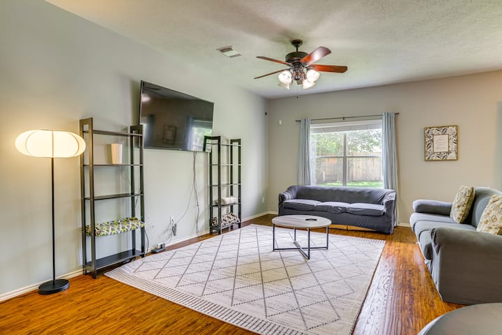 Fish & Hike: Pet-friendly Humble Home W/ Yard - Humble, TX