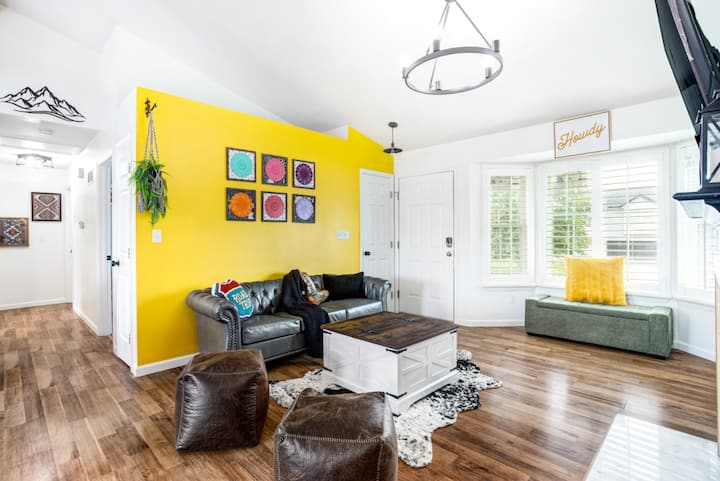 Spacious Home In Quiet Neighborhood With Game Room - Lake Saint Louis, MO