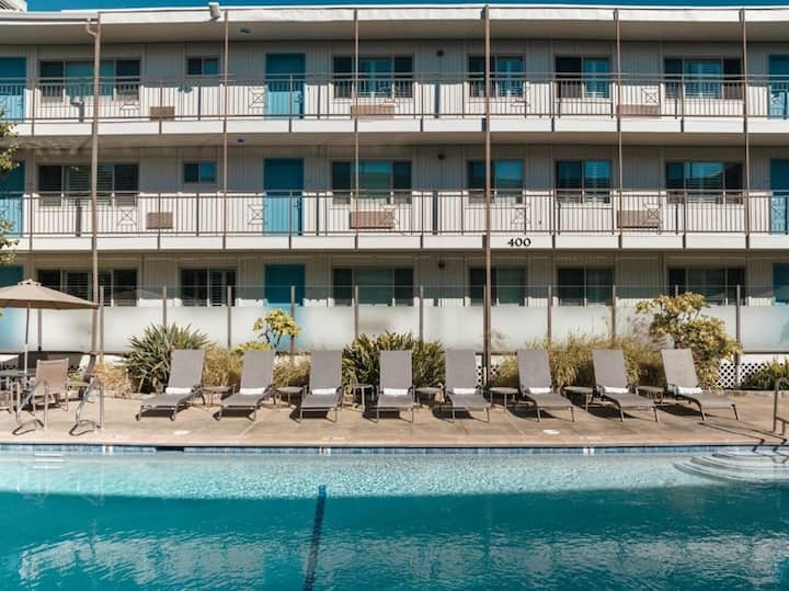 Explore Golden Gate – Spacious Suite | Onsite Pool - San Rafael, CA