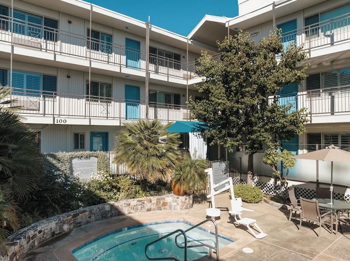 3 Modern Suites W/ Kitchen | Pool | Free Parking - Sausalito, CA