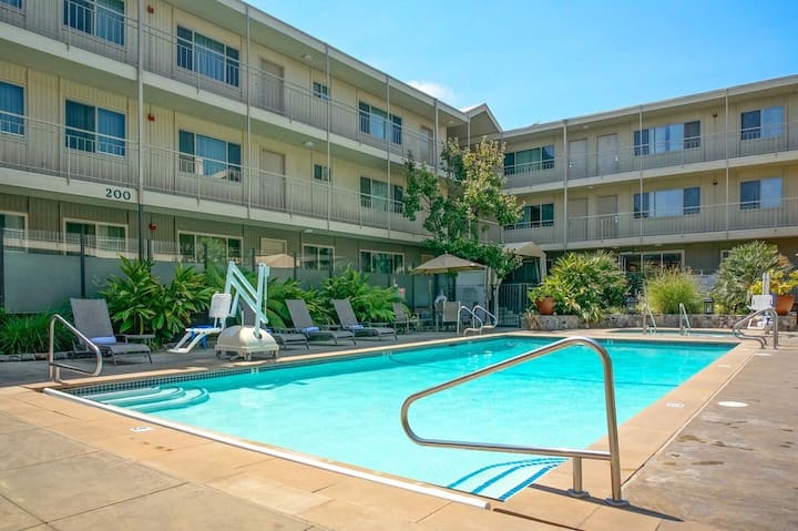 Quiet Stay Near Trader Joe's | Pool | Parking - San Rafael, CA