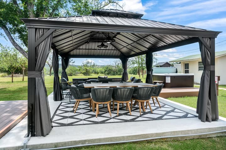Roadrunner Ridge | 3/3, Games, Hot Tub, Pets W/fee - フレデリックスバーグ, TX
