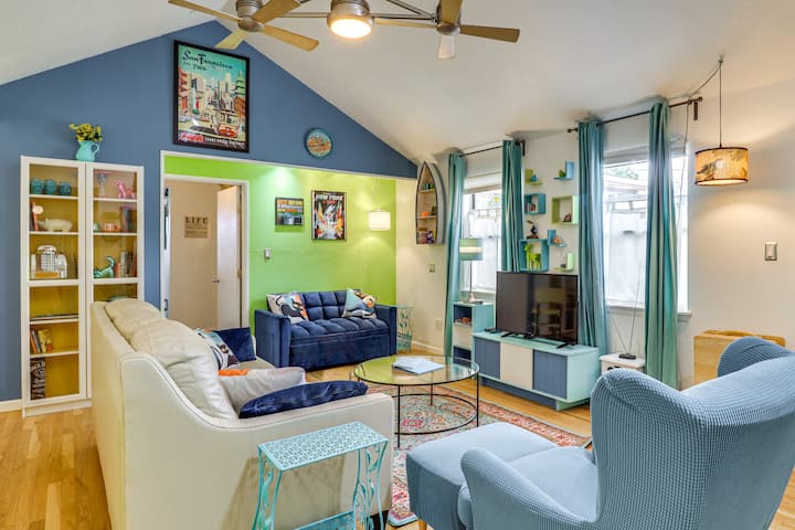 Outdoor Bar & Large Pool: Retro Abq Retreat! - Corrales, NM