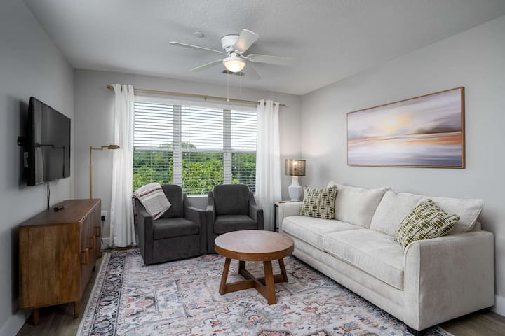Fourth And River | 3 King Beds | Riverfront Condo - Tuscaloosa, AL