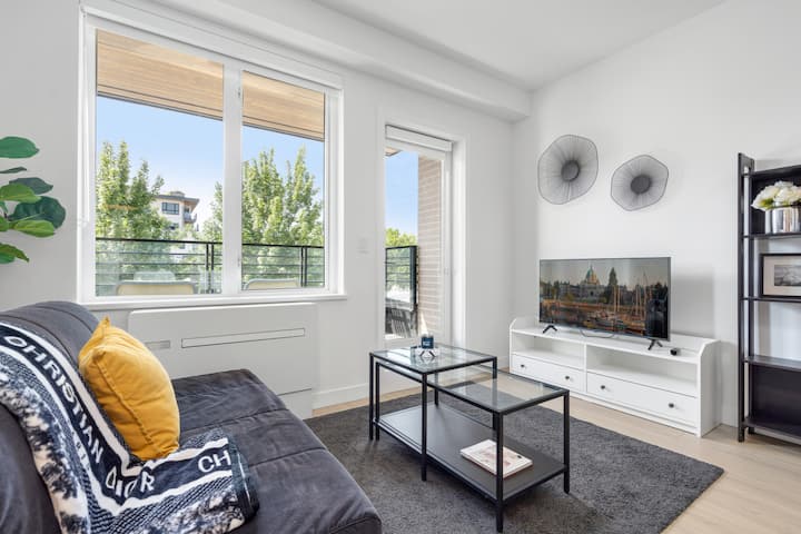 Modern Studio | Ensuite Laundry + Workspace - バンクーバー