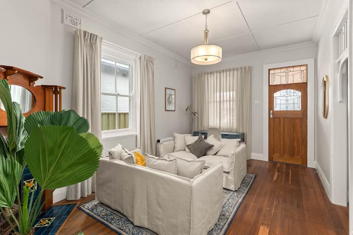 Family Home In Mayfield With Stylish Interior - 뉴캐슬