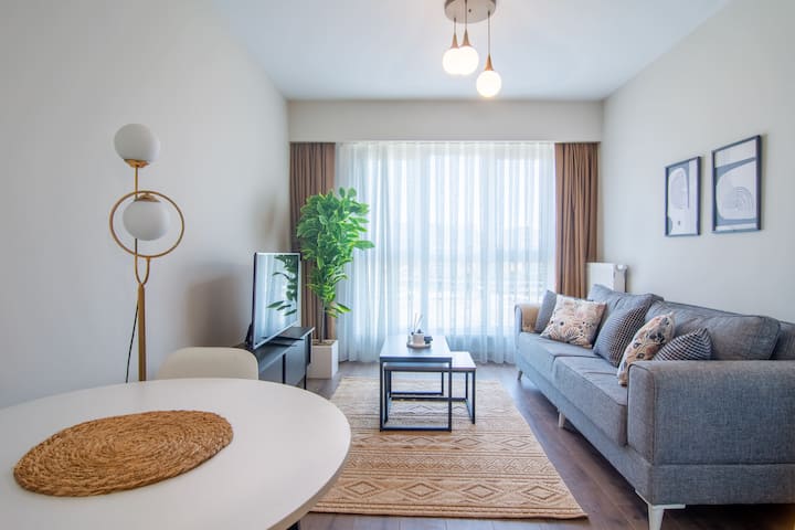 1bedr Apart With Balcony Long Term Rent - Başakşehir