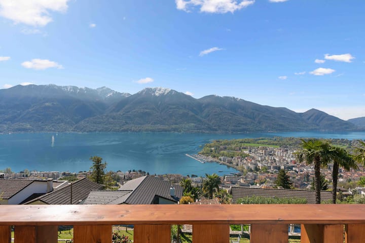 Stunning Retreat Overlooking Lake In Orselina - Orselina