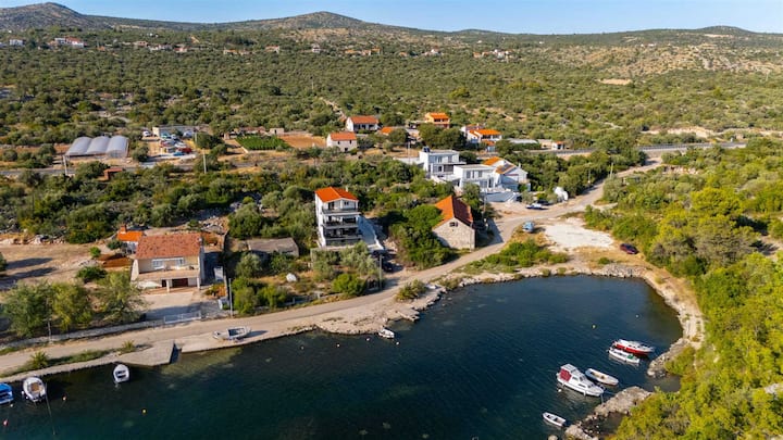 Beachfront Villa Marivi With Pool And Game Room - Primošten
