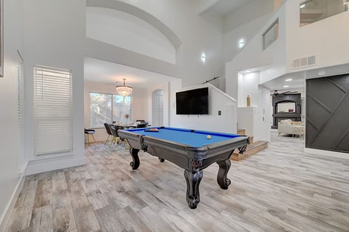Modern 4br Paradise With Pool And Arcade Fun! - North Las Vegas, NV