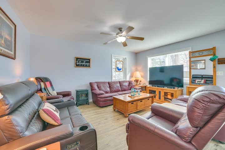 Xc Ski, Ice Fish & Hike! Getaway Near Sand Lake - Tawas City, MI