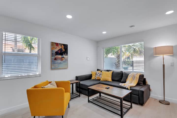 Stylish 2br Retreat In Miami's Design District! - Miami