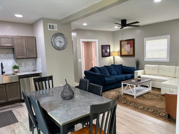 Nice And Cozy House With King Bed Fenced Yard - Kenmore, NY
