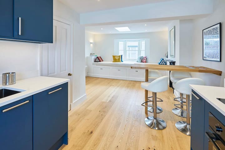 Host & Stay | Window On The World - Brighton