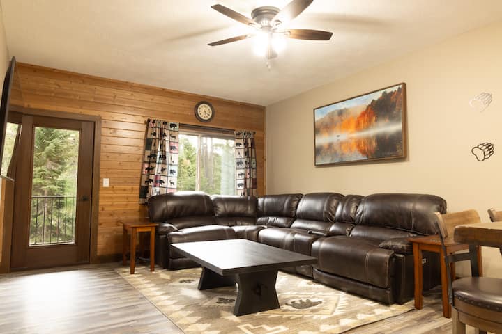 Antlers The Pines - Cooke City-Silver Gate, MT