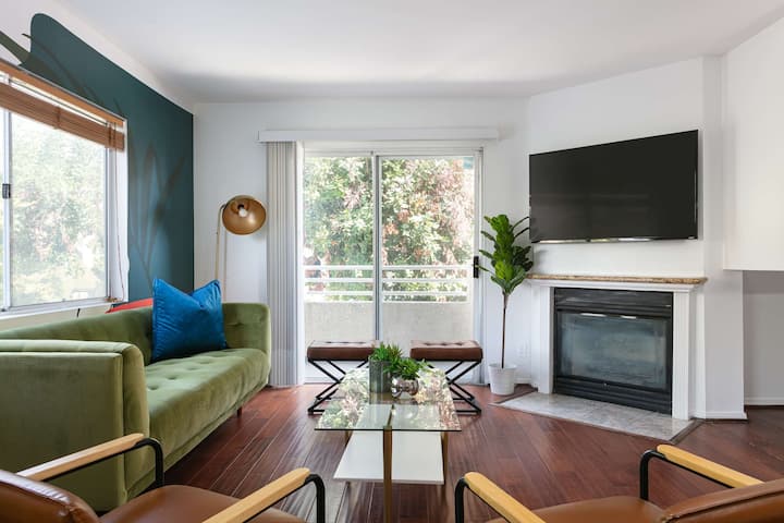 Bright & Roomy • Sleeps 10 • La Hotspot Access - Burbank, CA