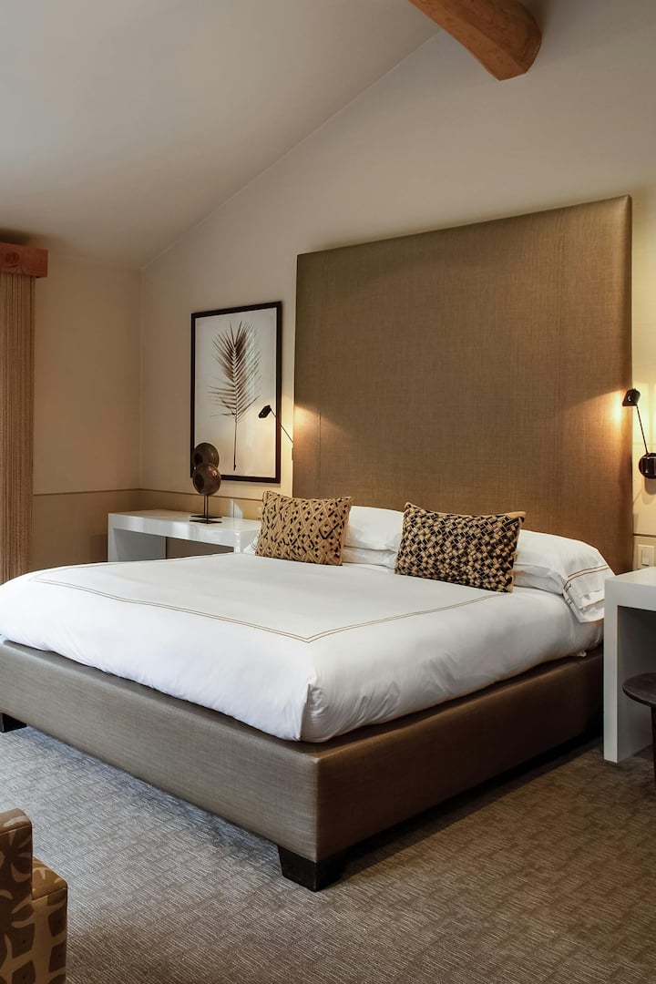 Signature Four Sisters Perks Like Daily Breakfast - Sonoma, CA