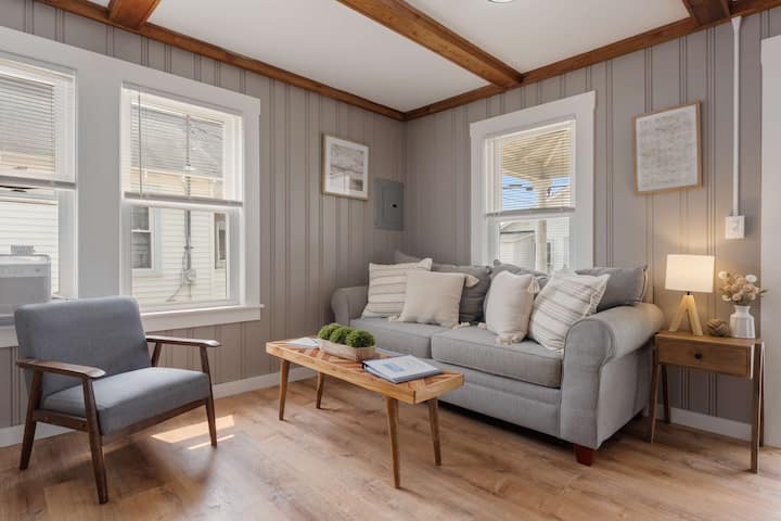 The Sand Bar - Heart Of Hampton Beach! - Hampton, NH