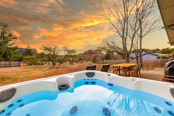 Sedona Chapel Escape W/ Private Hot Tub And Views! - Sedona, AZ