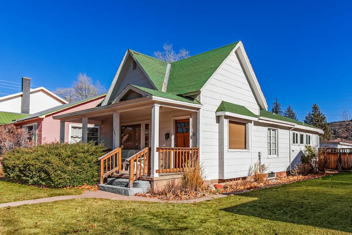 Charming 2br Mountainview | Fireplace - Durango, CO