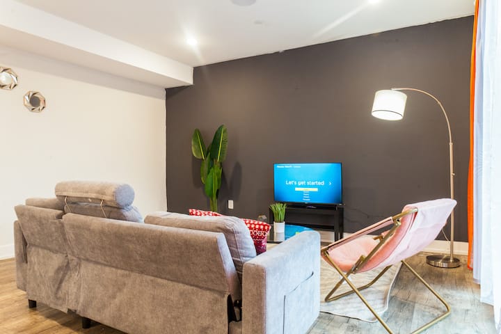 2 Bedroom Spacious Retreat-w/d-wifi-free Parking - Philadelphia, PA