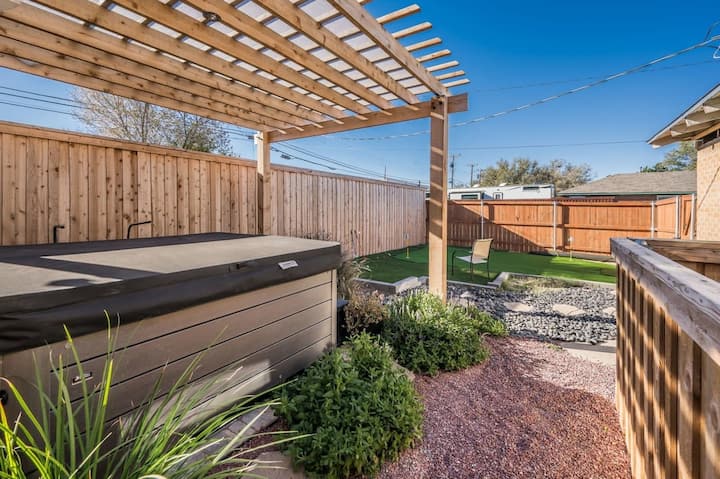 The Oasis | Hot Tubs | Mini-golf |Ev Charger | 2x - Amarillo