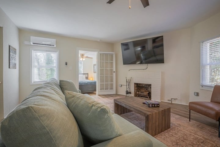 New Listing! The Wild Fern Cottage W/ Firepit - Athens, GA