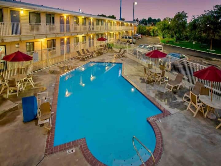 1 Lit Queen | Ada / Baignoire - Pasco, WA