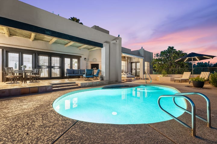 Sunset‑view Pool Retreat In Carefree - Carefree, AZ