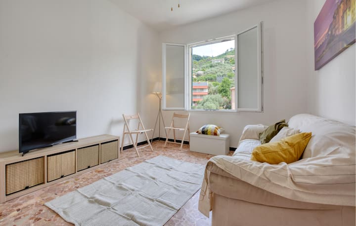 2 Bedroom Beautiful Apartment In Moneglia - Moneglia