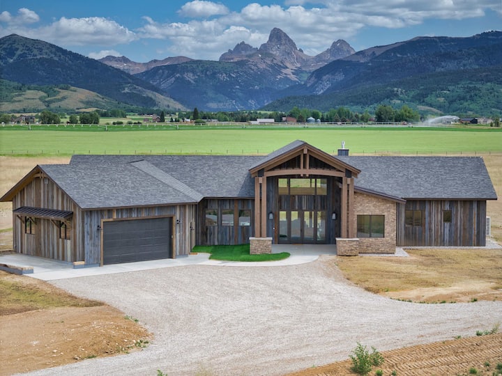 New Luxury 6br Teton View Lodge - Summer Escape - Driggs, ID