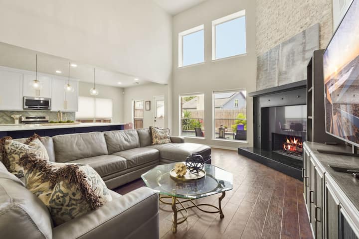 Luxury 5br Getaway – 15 Mins To Iah Airport - Crosby, TX