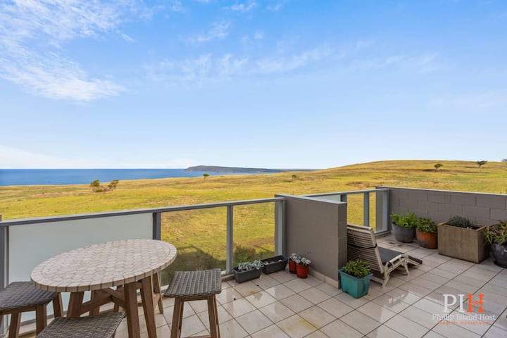 Ocean Views, 2 Bedroom Apartment - San Remo