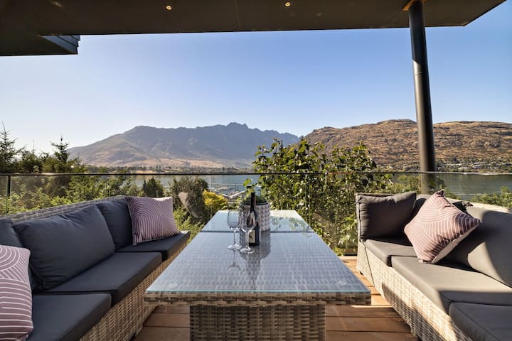 Frankton Retreat Modern 3br With Lake Views - Queenstown