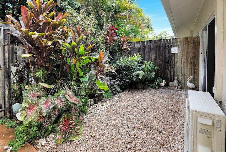 Three Bedroom Villa With Garden Views - Clifton Beach