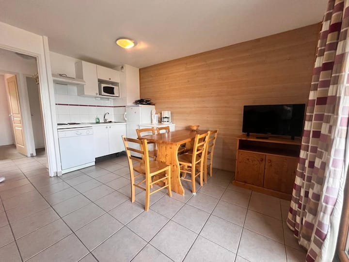 Appartement Les Angles, 3 Pièces, 6 Pers. - Orlu